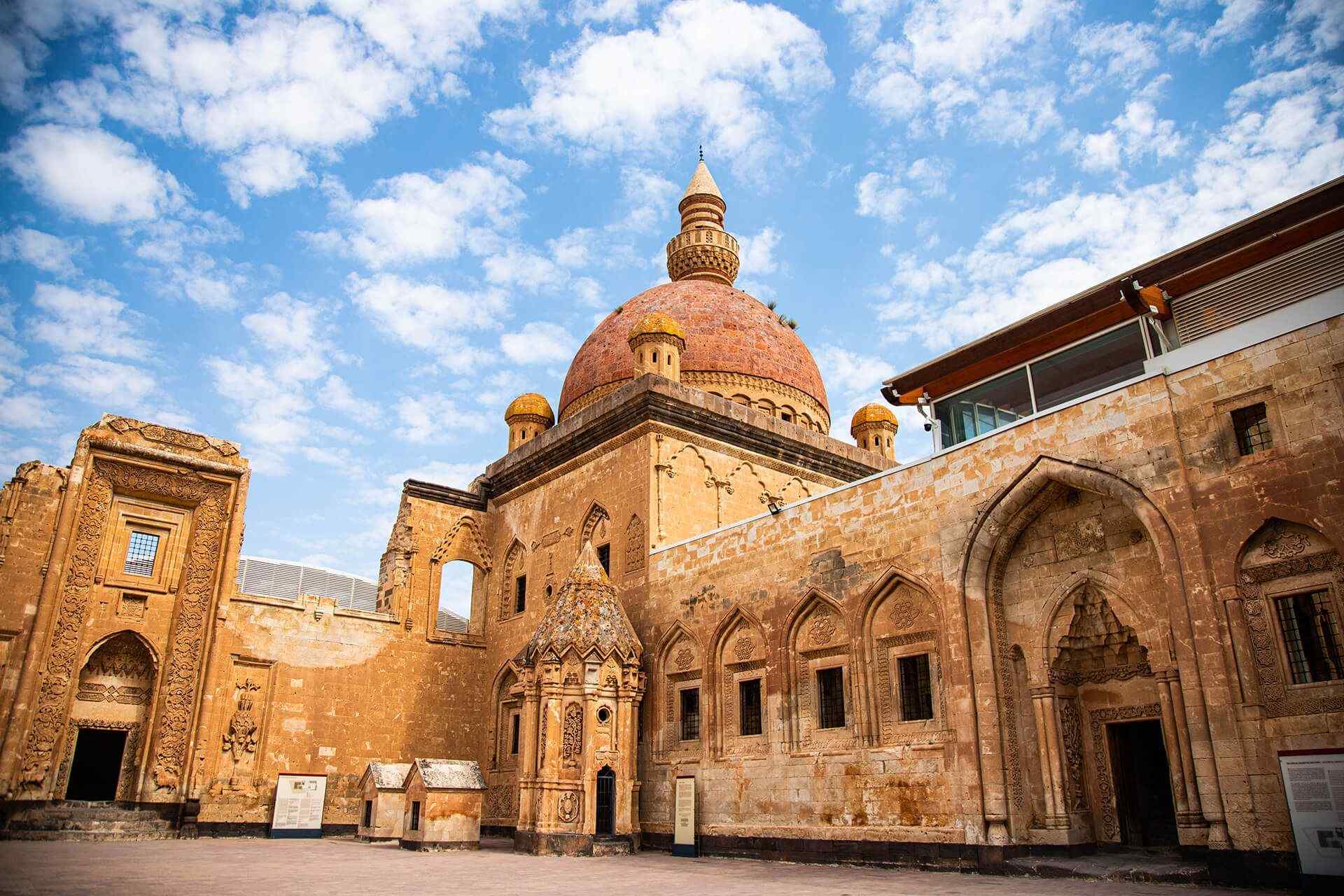Ağrı Ishak Pasha Palace | Turkish Museums